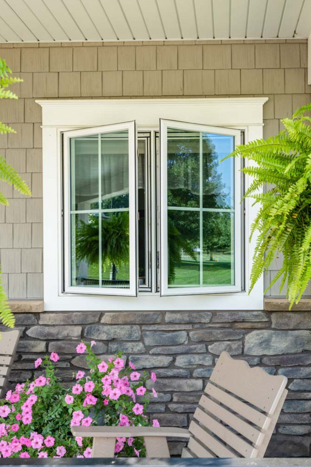 Premium Vinyl Casement Windows | WholesaleVinylWindows.com